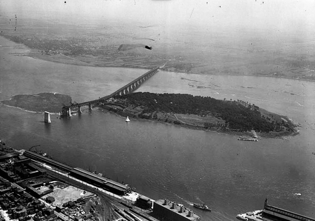 Comment on a été construit le pont Jacques-Cartier reliant Montréal à ...